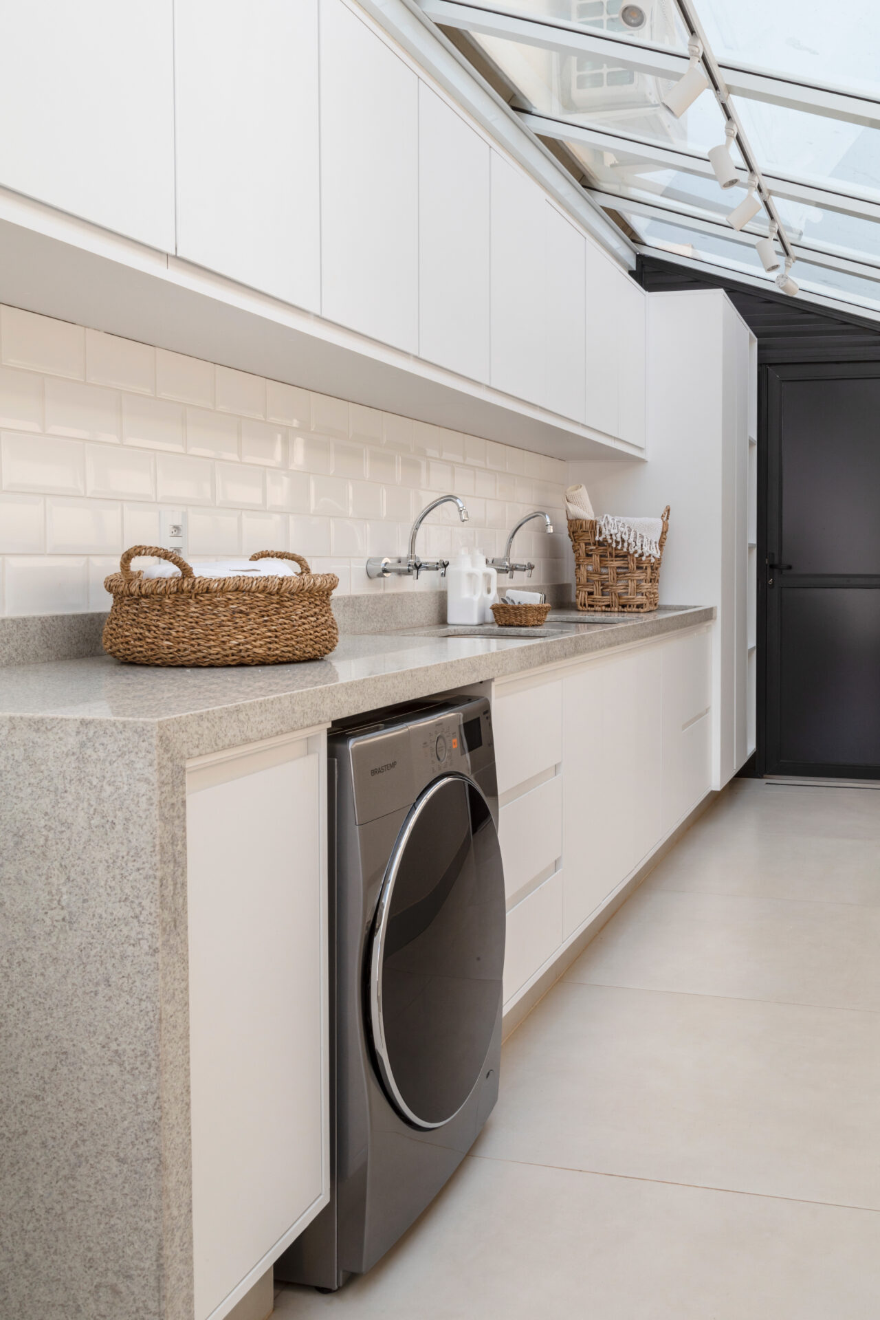 Metro White 10x20 - Eliane Ceramic Tiles